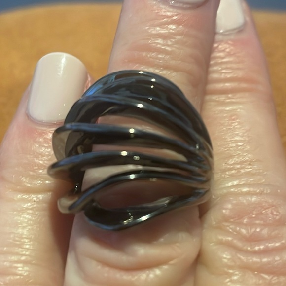 Premier Designs | Jewelry | Nwt Premier Designs Black Shiny Open Ring ...